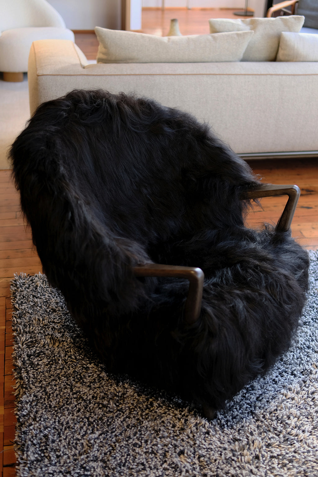Fluffy Chair – MR.